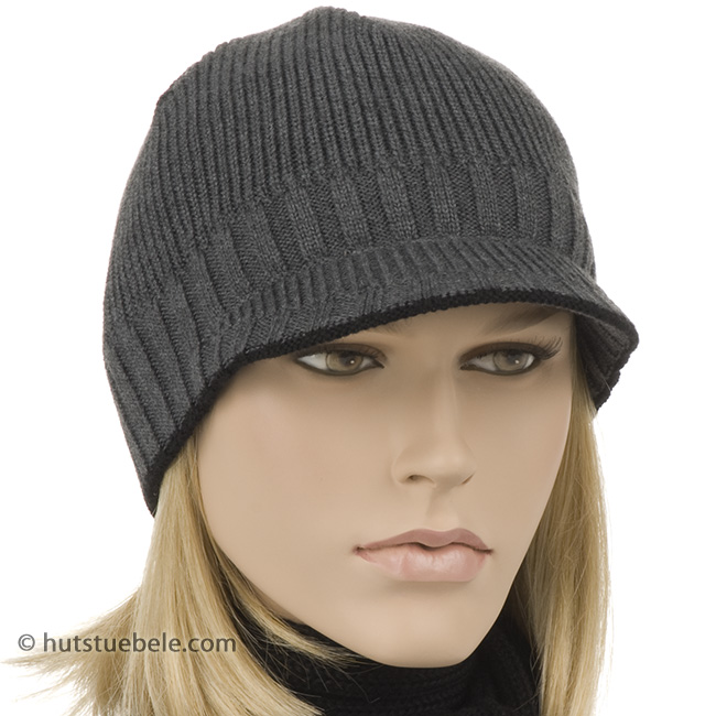 Fine knitted cap with shield