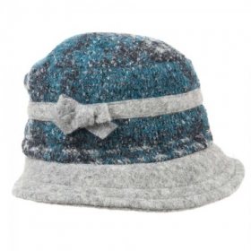 Walkmütze für Damen mit kleinem Schild