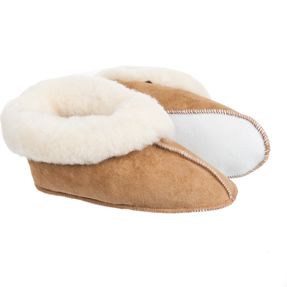 Lamb fur slippers made in Sweden by Shepherd